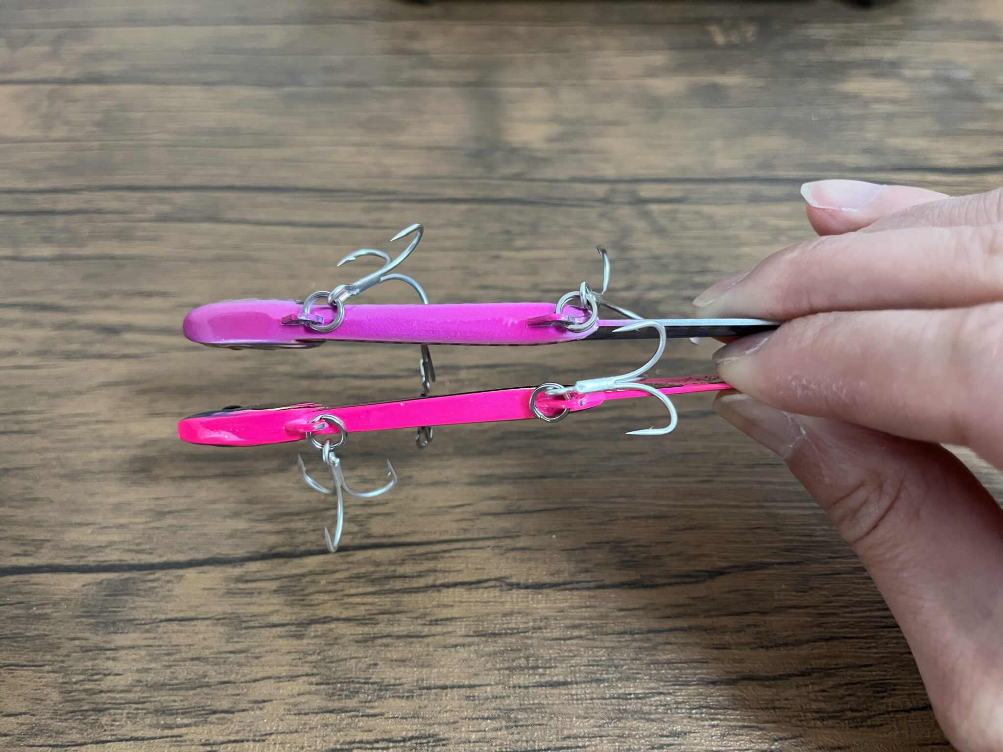 ジャッカル「ビッグバッカー107」のインプレ。巻くだけで青物・シーバスが釣れるメタルバイブ！ - LURE LABO（ルアらぼ）